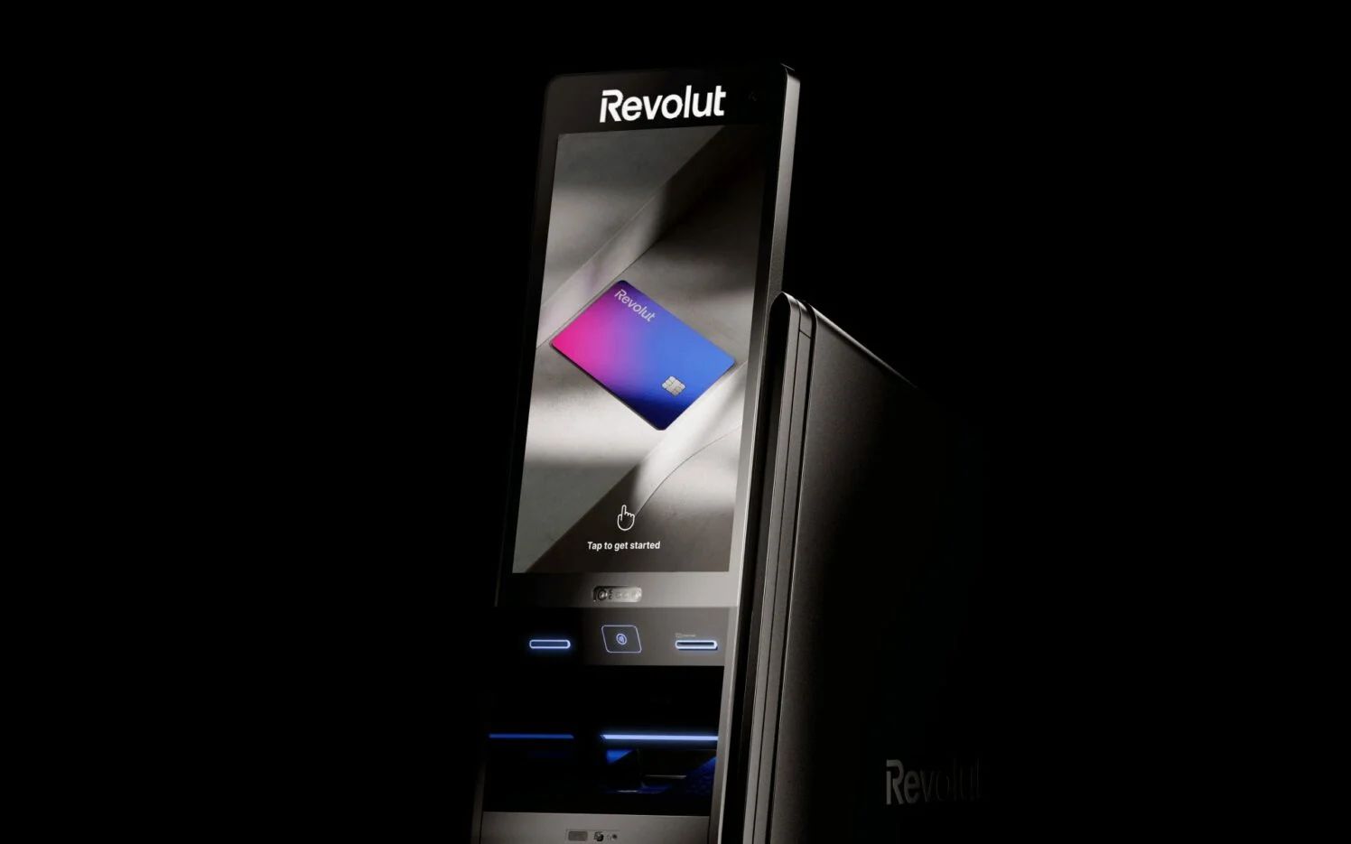 Revolut installe ses premiers distributeurs automatiques